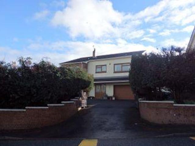 4 Bedrooms Detached house for sale in Felinfoel Road, Llanelli SA15