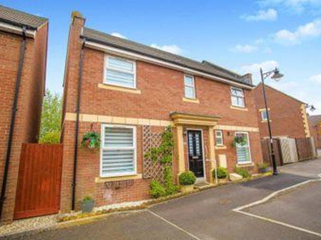 4 Bedrooms Detached house for sale in Fern Brook Lane, Gillingham SP8