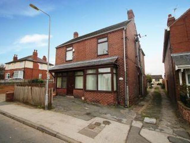 4 Bedrooms Detached house for sale in Field Lane, Pontefract, West Yorkshire WF9