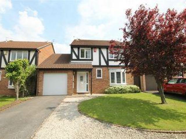4 Bedrooms Detached house for sale in Field View Drive, Downend, Bristol BS16