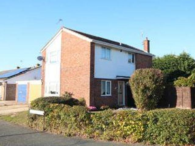 4 Bedrooms Detached house for sale in Flatford Drive, Clacton On Sea CO16