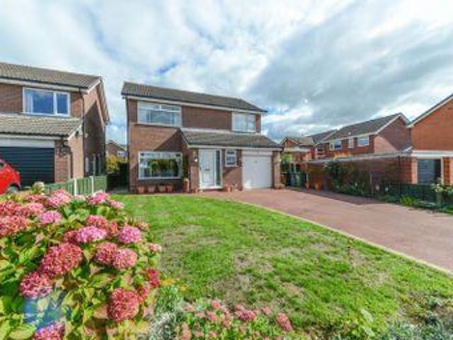 4 Bedrooms Detached house for sale in Ford Drive, Yarnfield, Stone ST15