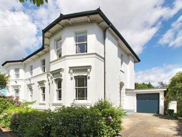 4 Bedrooms Detached house for sale in Frant Road, Tunbridge Wells TN2