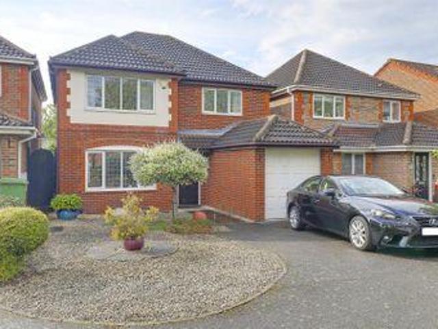 4 Bedrooms Detached house for sale in Galena Close, Sittingbourne ME10