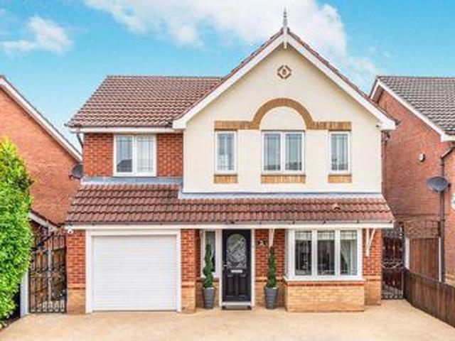 4 Bedrooms Detached house for sale in Gatley Close, Tyldesley, Manchester M29