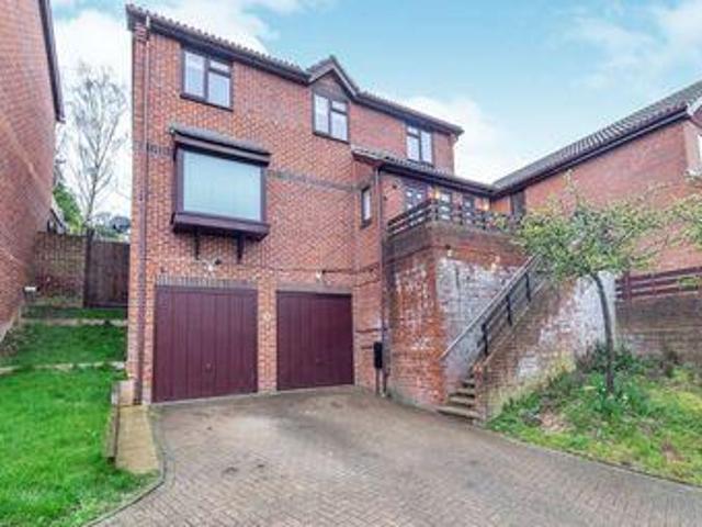 4 Bedrooms Detached house for sale in Glamis Close, Walderslade, Chatham ME5