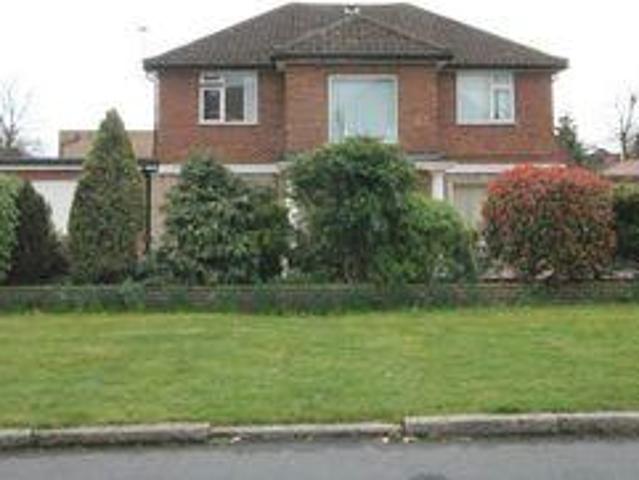 4 Bedrooms Detached house for sale in Glanleam Road, Stanmore, Middlesex HA7