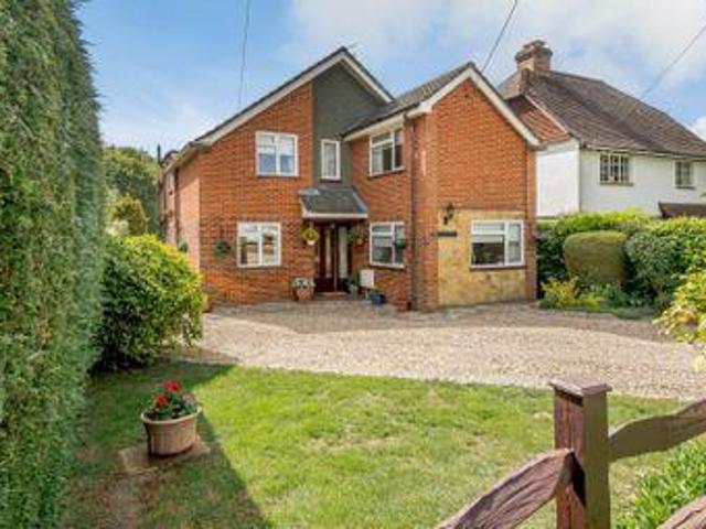 4 Bedrooms Detached house for sale in Glaziers Lane, Normandy, Guildford GU3