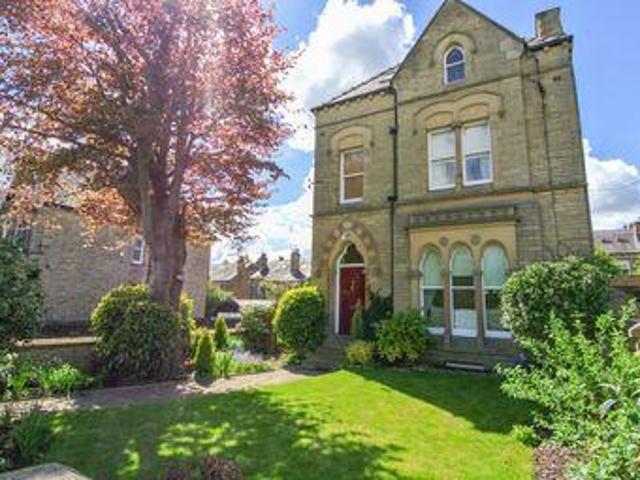 4 Bedrooms Detached house for sale in Gledholt Road, Gledholt, Huddersfield HD1