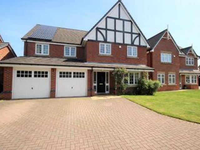 4 Bedrooms Detached house for sale in Godolphin Close, Eccles, Manchester M30