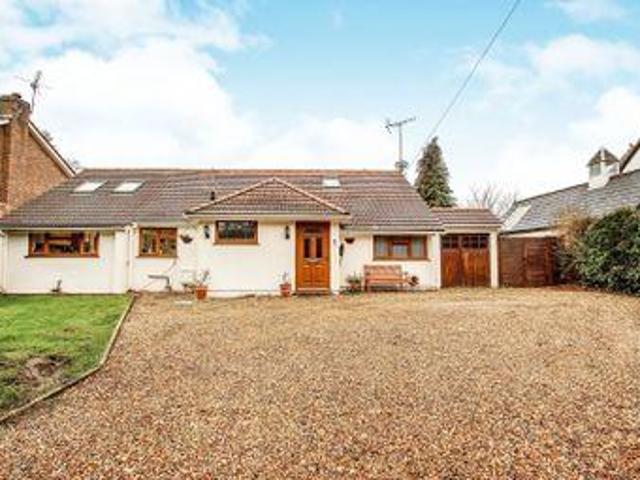 4 Bedrooms Detached house for sale in Goose Lane, Woking GU22