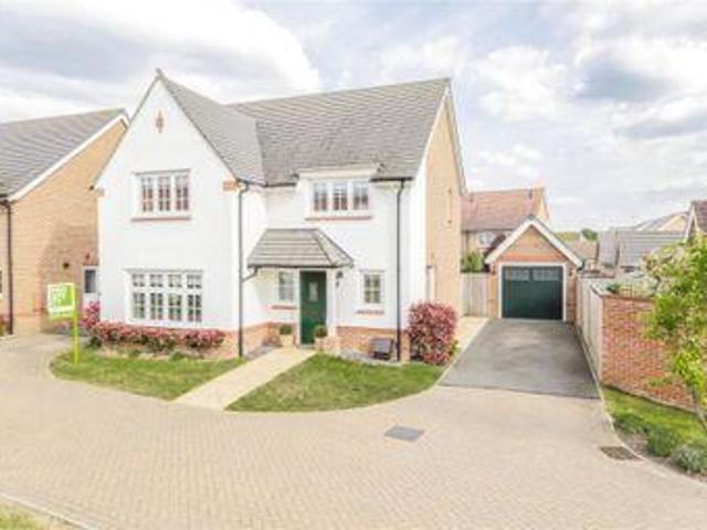 4 Bedrooms Detached house for sale in Goldcrest Road, Jennett´s Park, Bracknell, Berkshire RG12