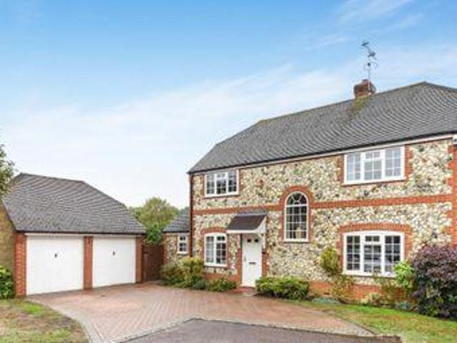 4 Bedrooms Detached house for sale in Goldsmith Close, Wokingham RG40