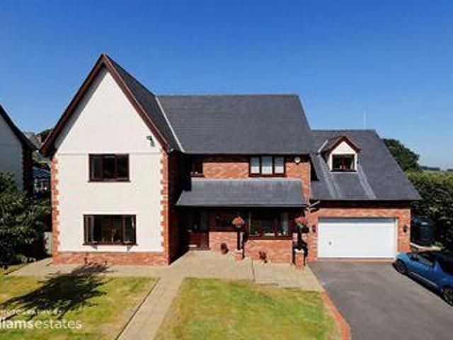 4 Bedrooms Detached house for sale in Gorsedd, Holywell CH8