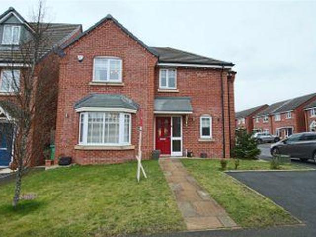 4 Bedrooms Detached house for sale in Gort Way, Heywood, Greater Manchester OL10