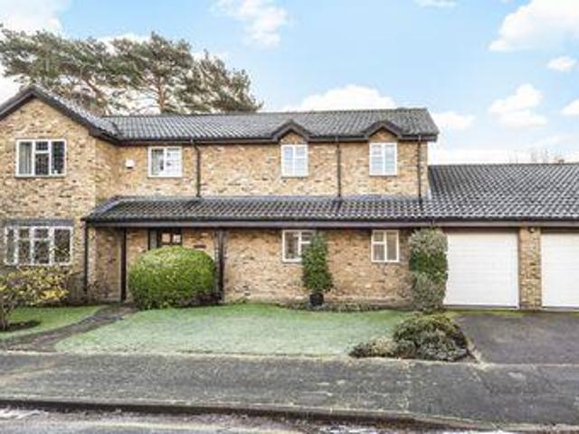 4 Bedrooms Detached house for sale in Grange Court, Walton On Thames KT12