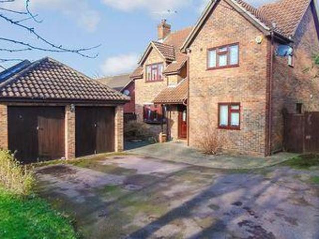 4 Bedrooms Detached house for sale in Great Leighs Way, Basildon, Essex SS13