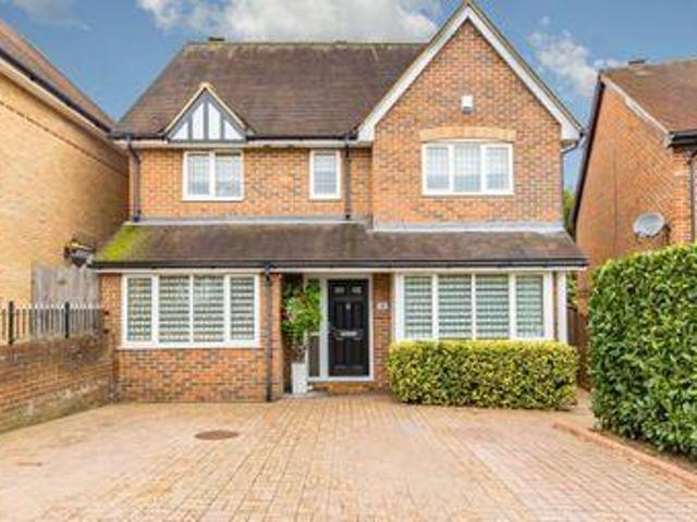 4 Bedrooms Detached house for sale in Grovewood Place, Woodford Green IG8