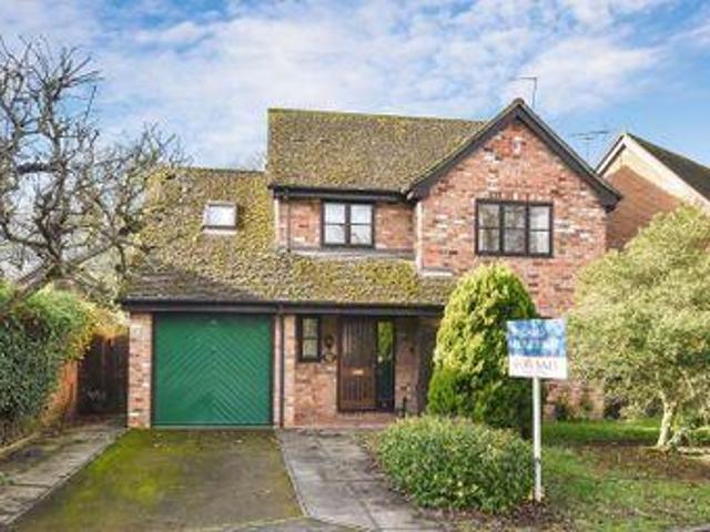4 Bedrooms Detached house for sale in Hunt Close, Bicester OX26