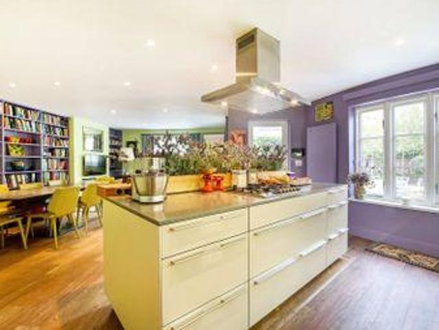 4 Bedrooms Detached house for sale in Hurlingham Square, Peterborough Road, London SW6