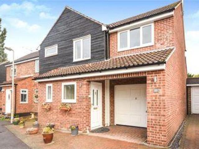 4 Bedrooms Detached house for sale in Hailes Wood, Elsenham, Bishop´s Stortford, Hertfordshire CM22