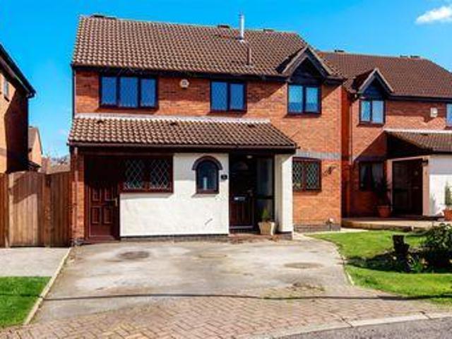 4 Bedrooms Detached house for sale in Hamilton Court, Normanton WF6