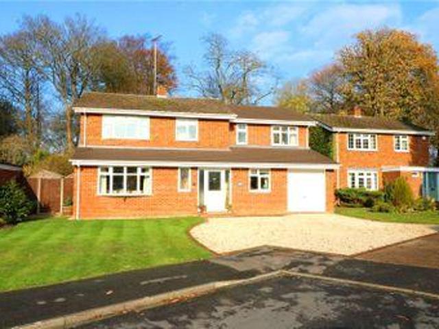 4 Bedrooms Detached house for sale in Hampden Way, Watford WD17
