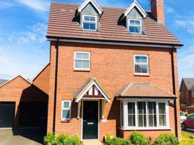 4 Bedrooms Detached house for sale in Hanging Barrows, Buckton Fields, Northampton NN2