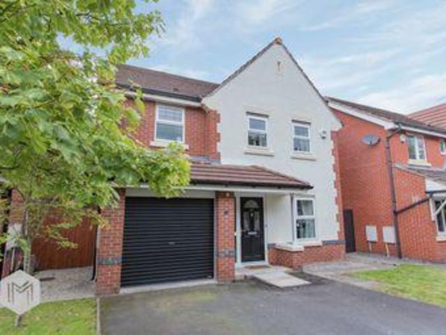 4 Bedrooms Detached house for sale in Harrington Close, Bury BL9