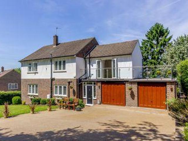 4 Bedrooms Detached house for sale in Hartley Farm, Hartley Down, Purley CR8