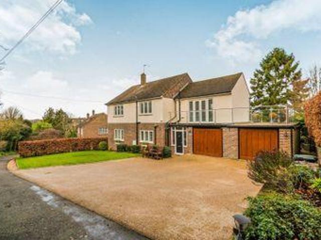 4 Bedrooms Detached house for sale in Hartley Farm, Purley CR8