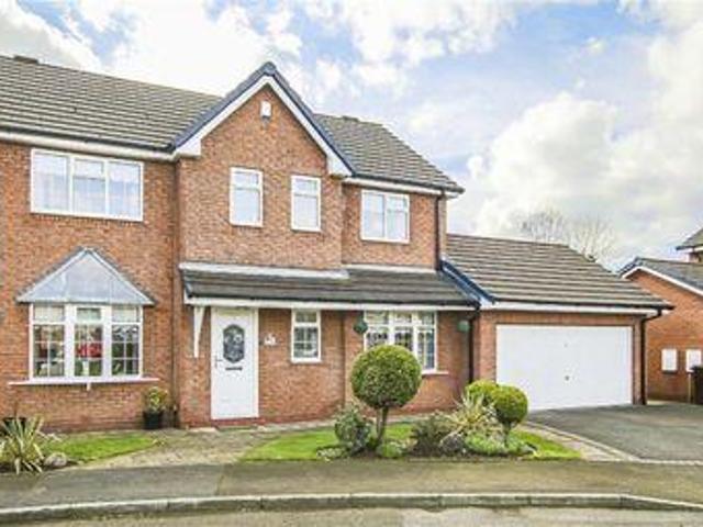 4 Bedrooms Detached house for sale in Harts Farm Mews, Leigh, Lancashire WN7