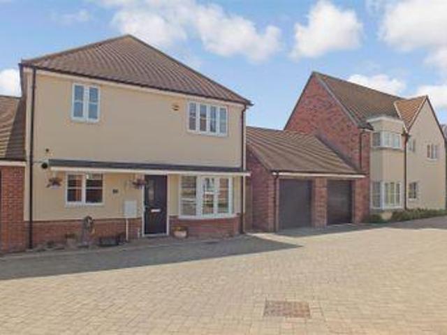 4 Bedrooms Detached house for sale in Harvest Drive, St. Neots PE19