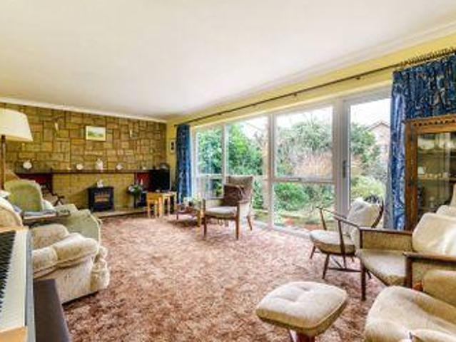 4 Bedrooms Detached house for sale in Hayes Lane, Bromley BR2