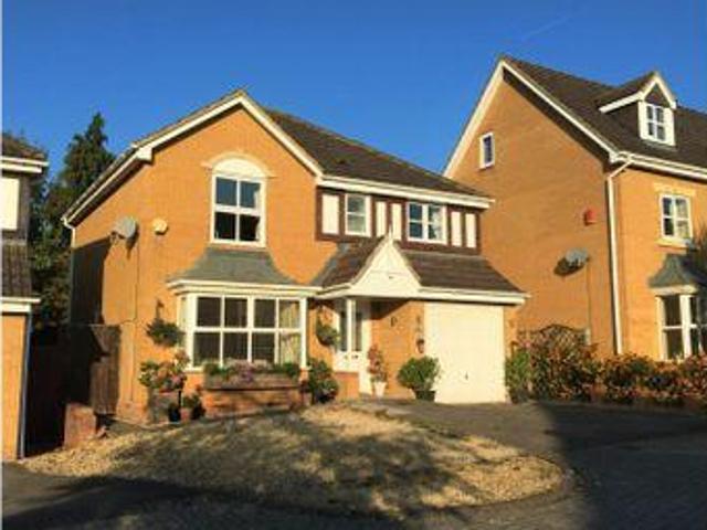 4 Bedrooms Detached house for sale in Haywain Close, Swindon SN25