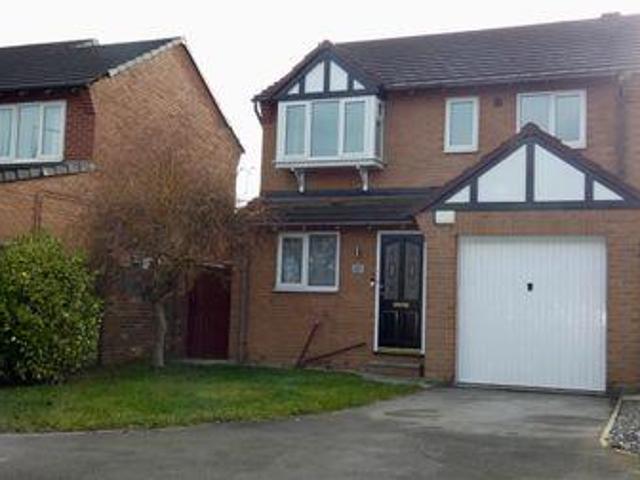 4 Bedrooms Detached house for sale in Headingley Way, Edlington, Doncaster DN12