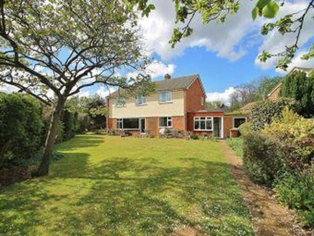4 Bedrooms Detached house for sale in Heath Drive, Send, Woking GU23