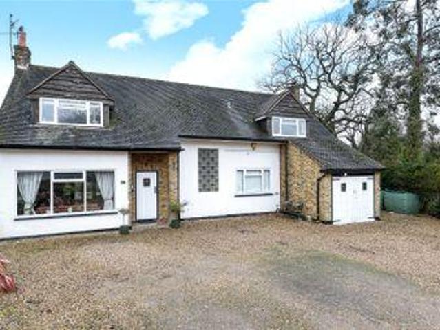 4 Bedrooms Detached house for sale in Heathside Close, Moor Park, Middlesex HA6