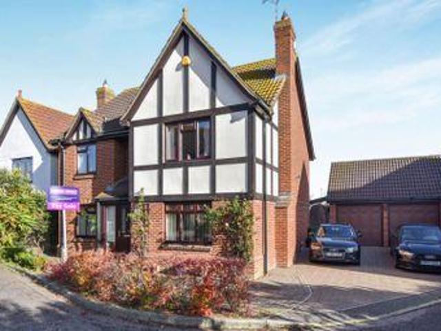 4 Bedrooms Detached house for sale in Henney Close, Chelmsford CM3