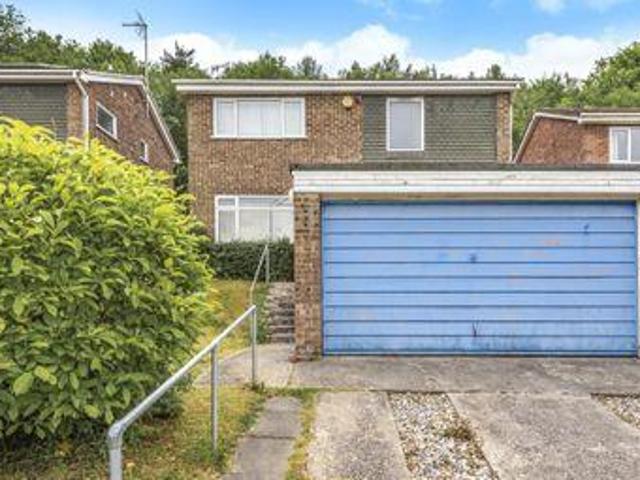 4 Bedrooms Detached house for sale in High Wycombe, Buckinghamshire HP11