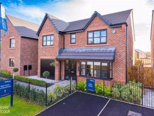 4 Bedrooms Detached house for sale in Highclove Lane, Worsley, Manchester M28