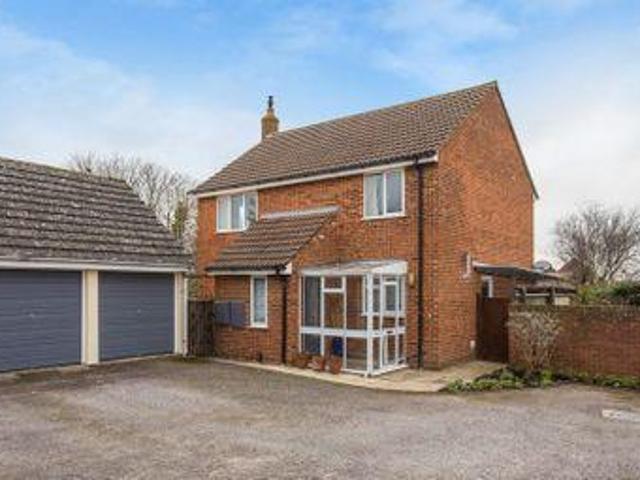 4 Bedrooms Detached house for sale in Highclere Gardens, Wantage OX12