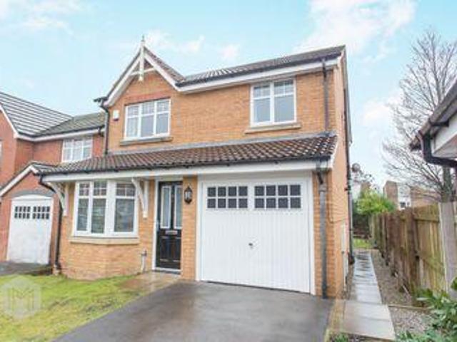 4 Bedrooms Detached house for sale in Higher Clough Close, Bolton BL3