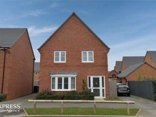 4 Bedrooms Detached house for sale in Higher Croft Drive, Crewe, Cheshire CW1