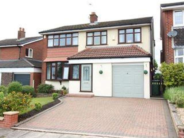 4 Bedrooms Detached house for sale in Hillsborough Drive, Bury BL9