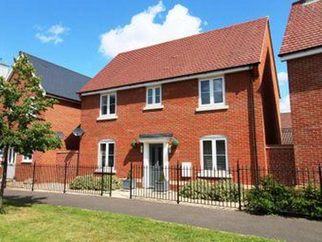 4 Bedrooms Detached house for sale in Hooper Avenue, Colchester CO2