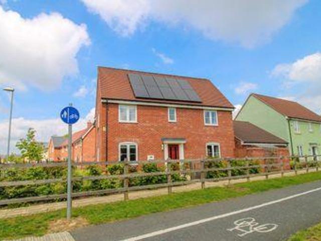 4 Bedrooms Detached house for sale in Hooper Avenue, Colchester CO2