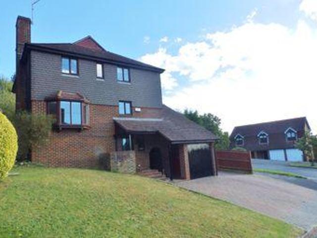 4 Bedrooms Detached house for sale in Hoover Close, St. Leonards On Sea TN37