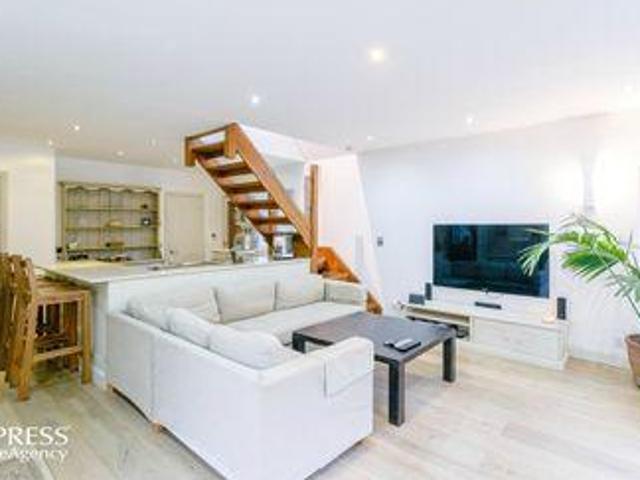 4 Bedrooms Detached house for sale in Hollow Meadows, Sheffield, South Yorkshire S6
