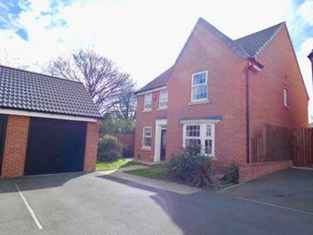 4 Bedrooms Detached house for sale in Johnson Road, Wakefield WF2